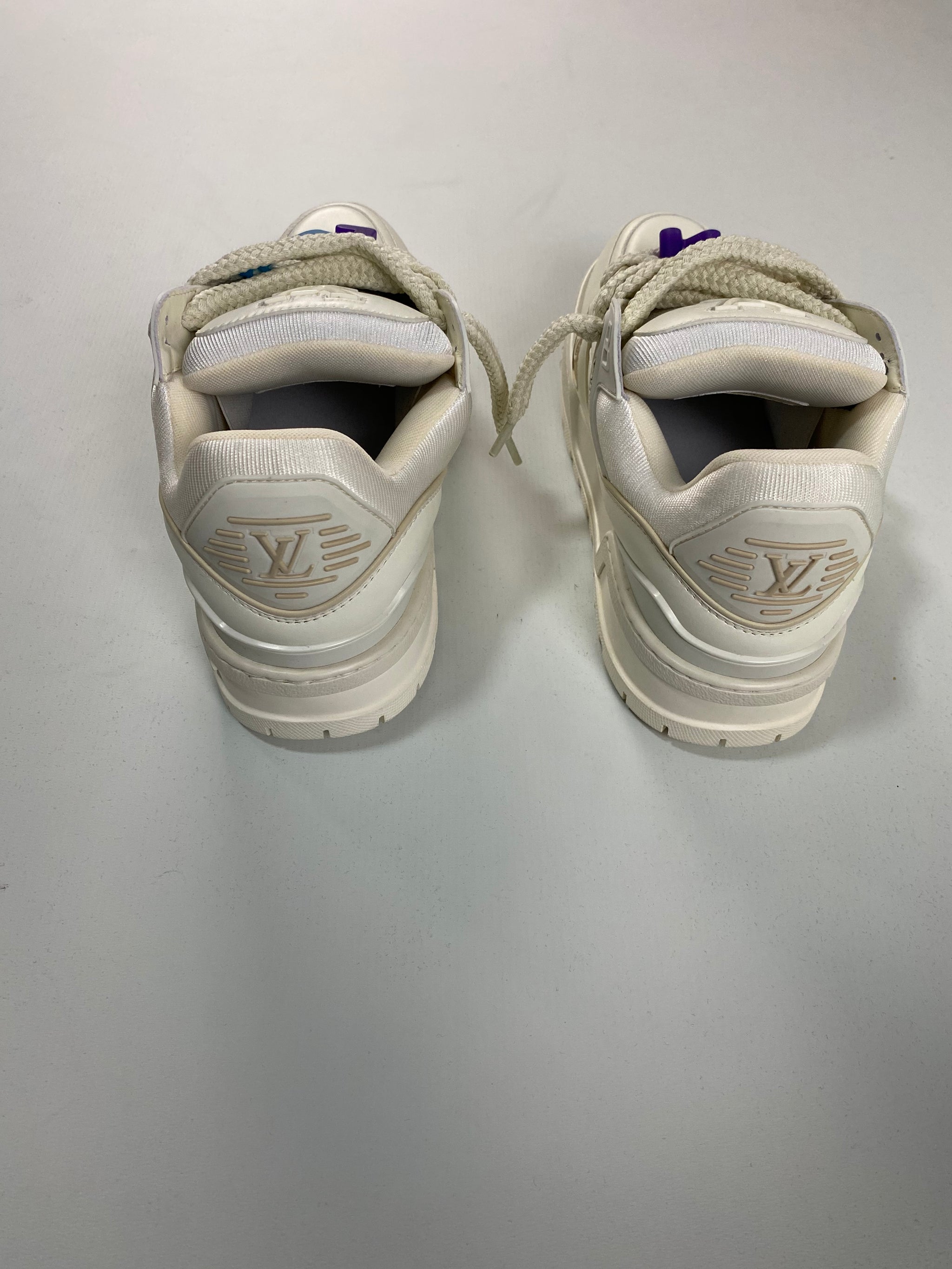 LV AW22 Maxi Trainer sneakers in all white SZ:LV7 – Bankofgrails